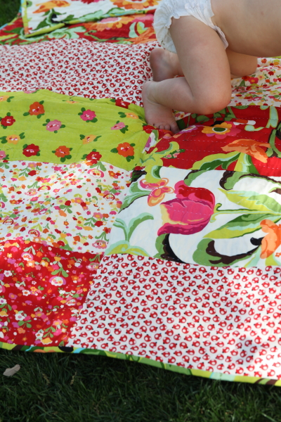 Splish Splash Stash: "expecting blossoms" quilt completed