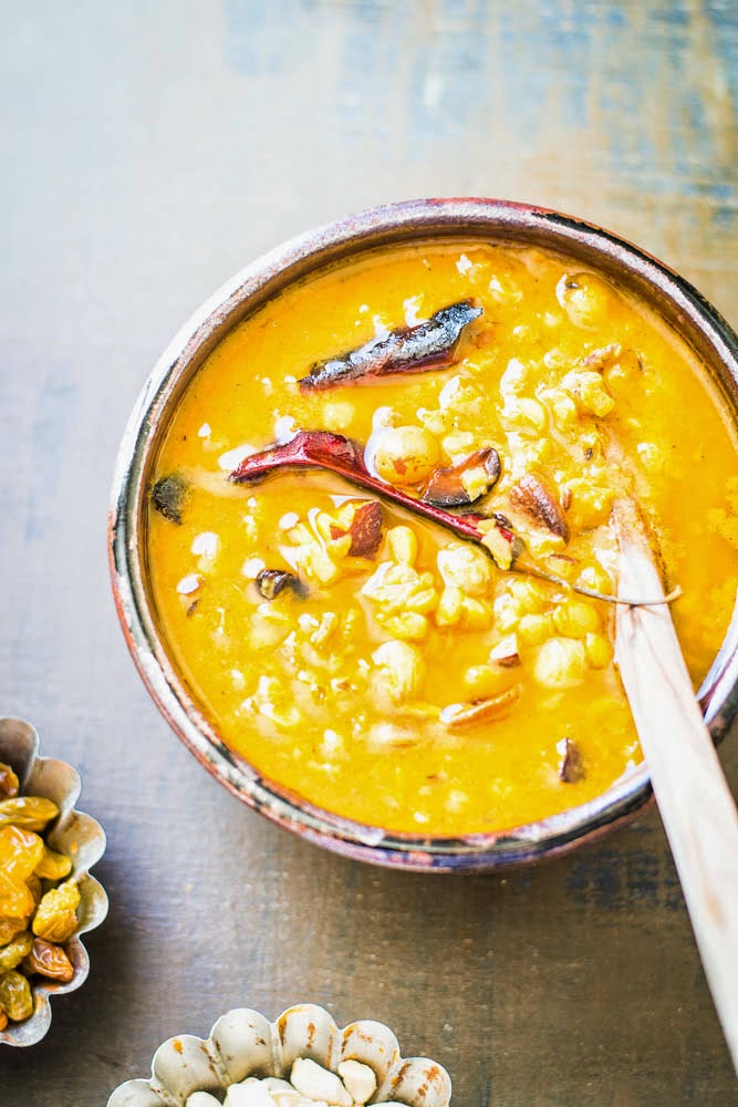 Mix and Stir: Bengali Style Cholar Dal ( Lentils with Coconut and Spices )