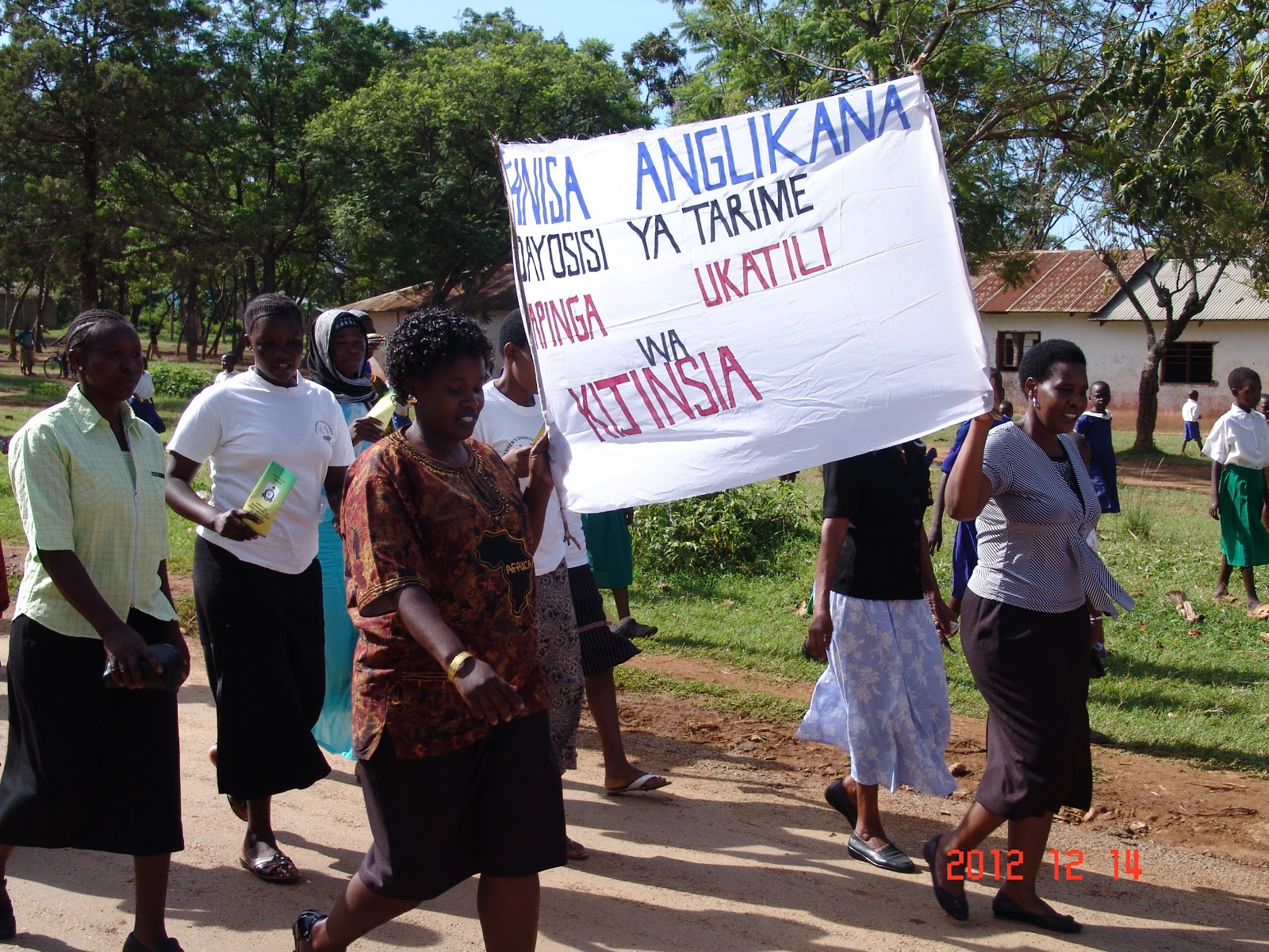 Askari polisi wanaohudumia kitengo cha dawati la Jinsia Wanawake na ...