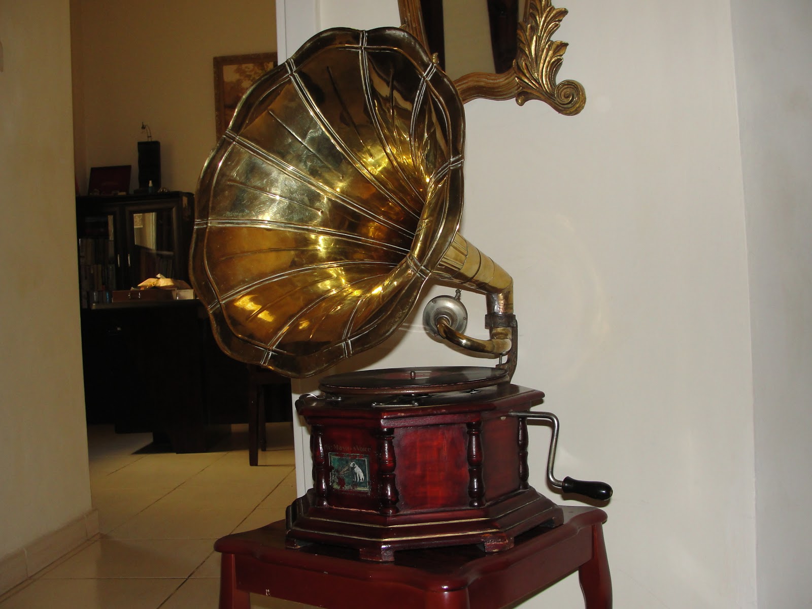PONNAPPA പൊന്നപ്പാ: MY HMV TRUMPET GRAMOPHONE PLAYER