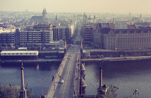 Prague More Than 45 Years Ago – 55 Stunning Color Photos of the Czech ...