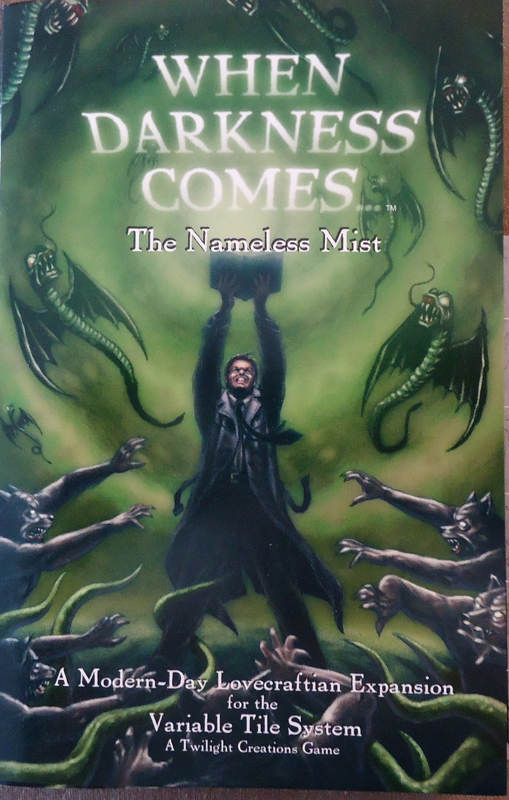 Susurros desde la Oscuridad: When darkness come... the nameless mist