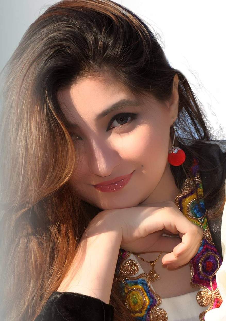 All Pashto Showbiz: The Best pashto Singer Gul Panra HD Wallpapers