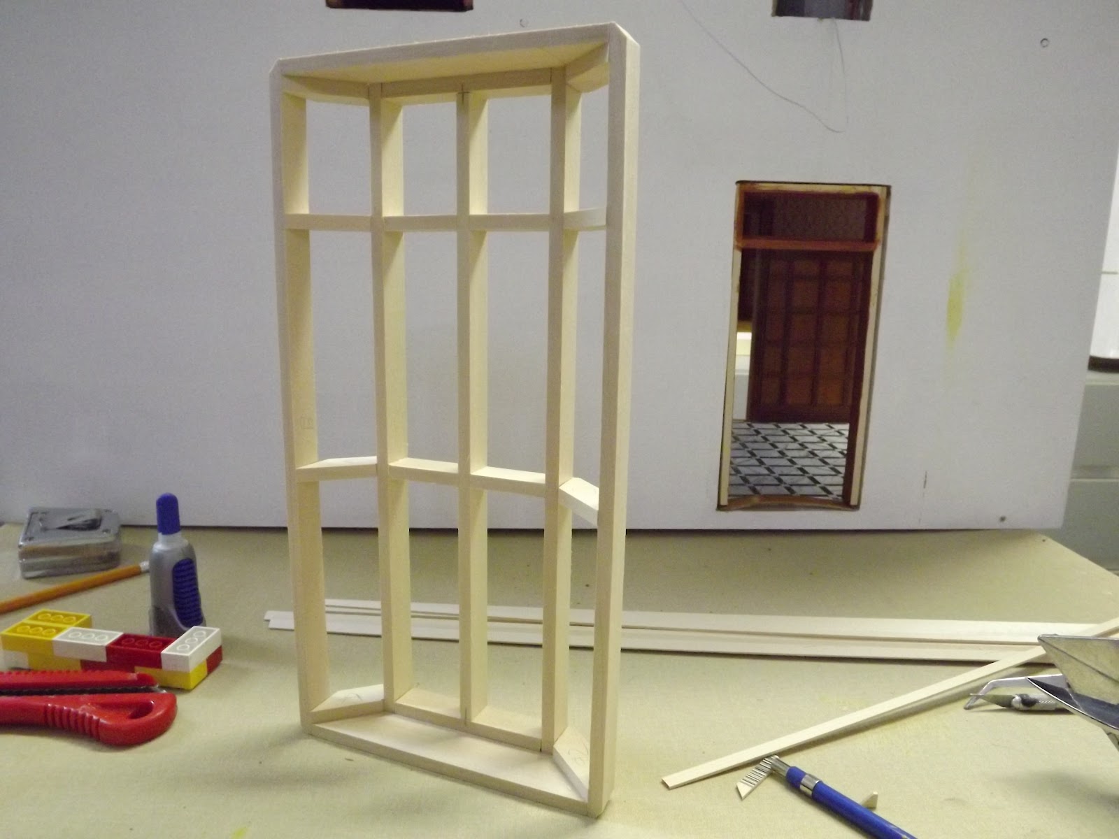 English Manor Dollhouse: 1/12 Miniature from Scratch: Grand Staircase ...