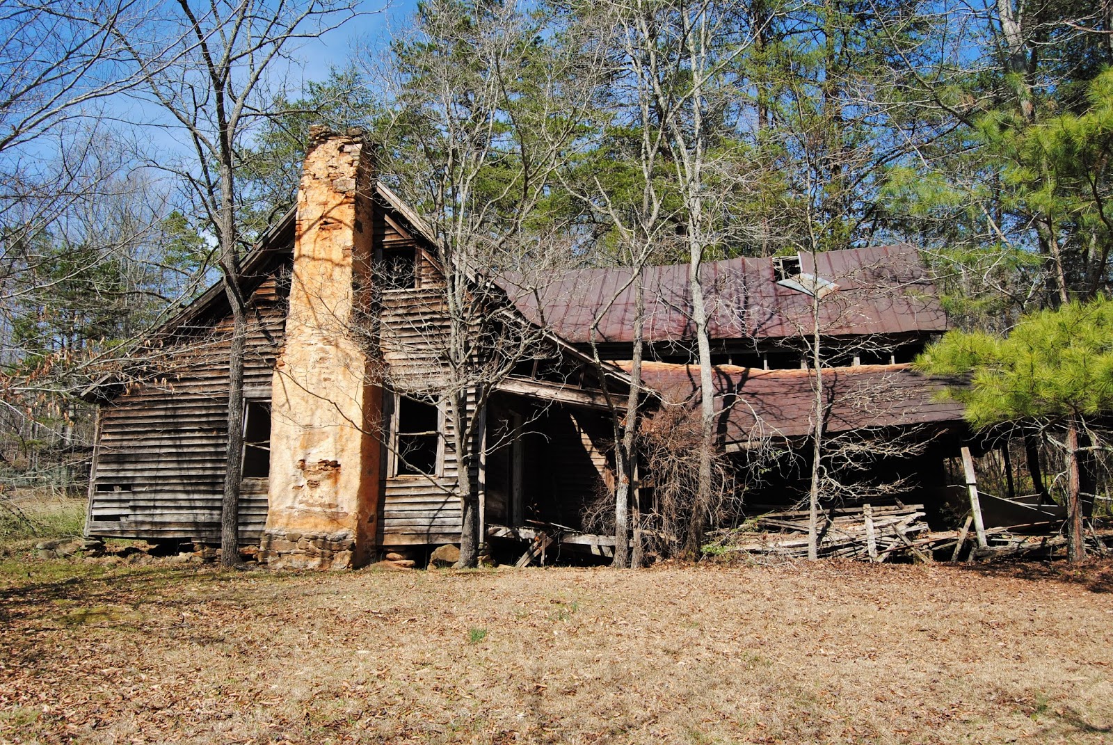 Remnants of Southern Architecture: T-shaped Farmhouse, Dawson County, GA