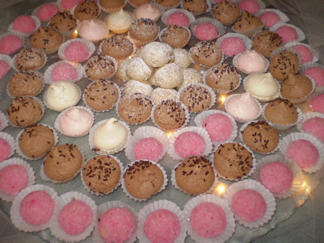 Mini dulces surtidos y pasapalos en Maracay: Deliciosos mini dulces ...