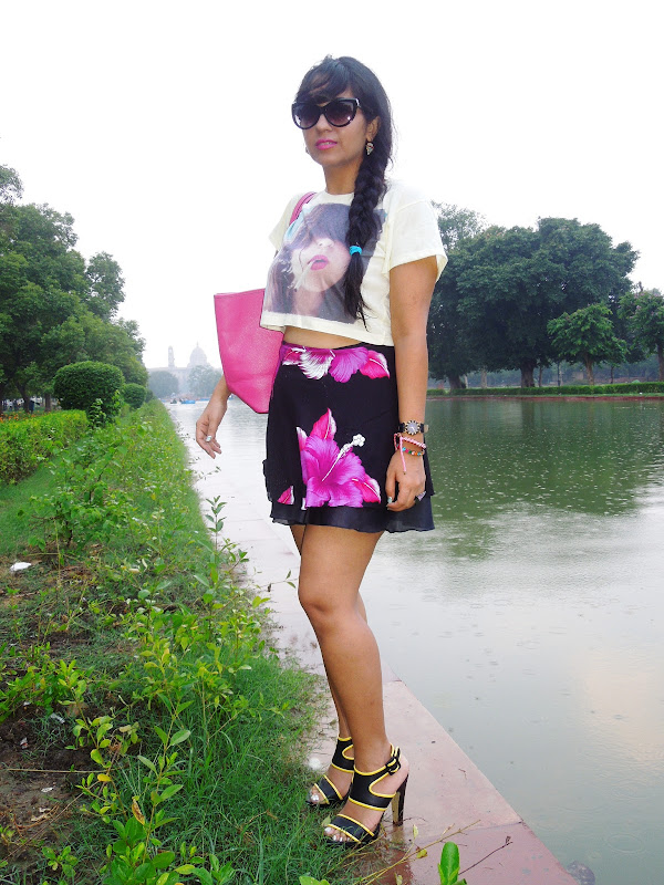 Best Ways to Flaunt The Midriff- Cropped tee Fashion