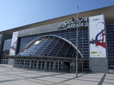 Seks ispred Beogradske Arene! KOMPLETAN VIDEO SNIMAK!!!