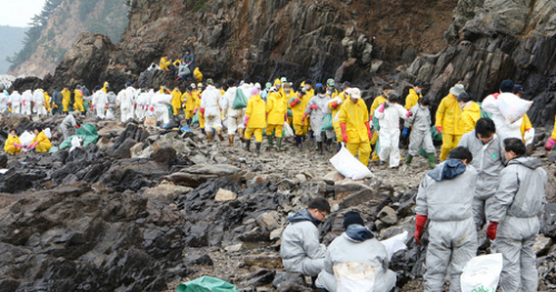 All About Korean Entertainments And Culture: 10 years since Taean oil ...