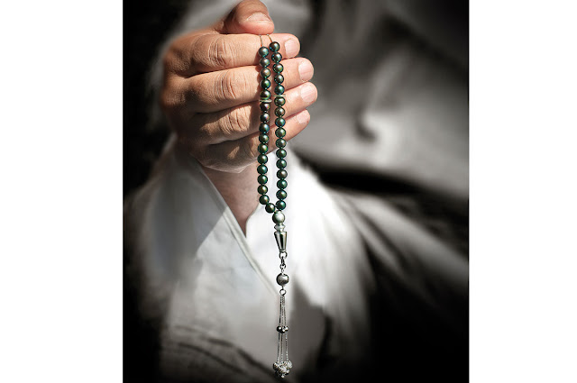 Penggunaan Tasbih untuk dzikir Bukan Bid'ah sesat - Goresan Ku