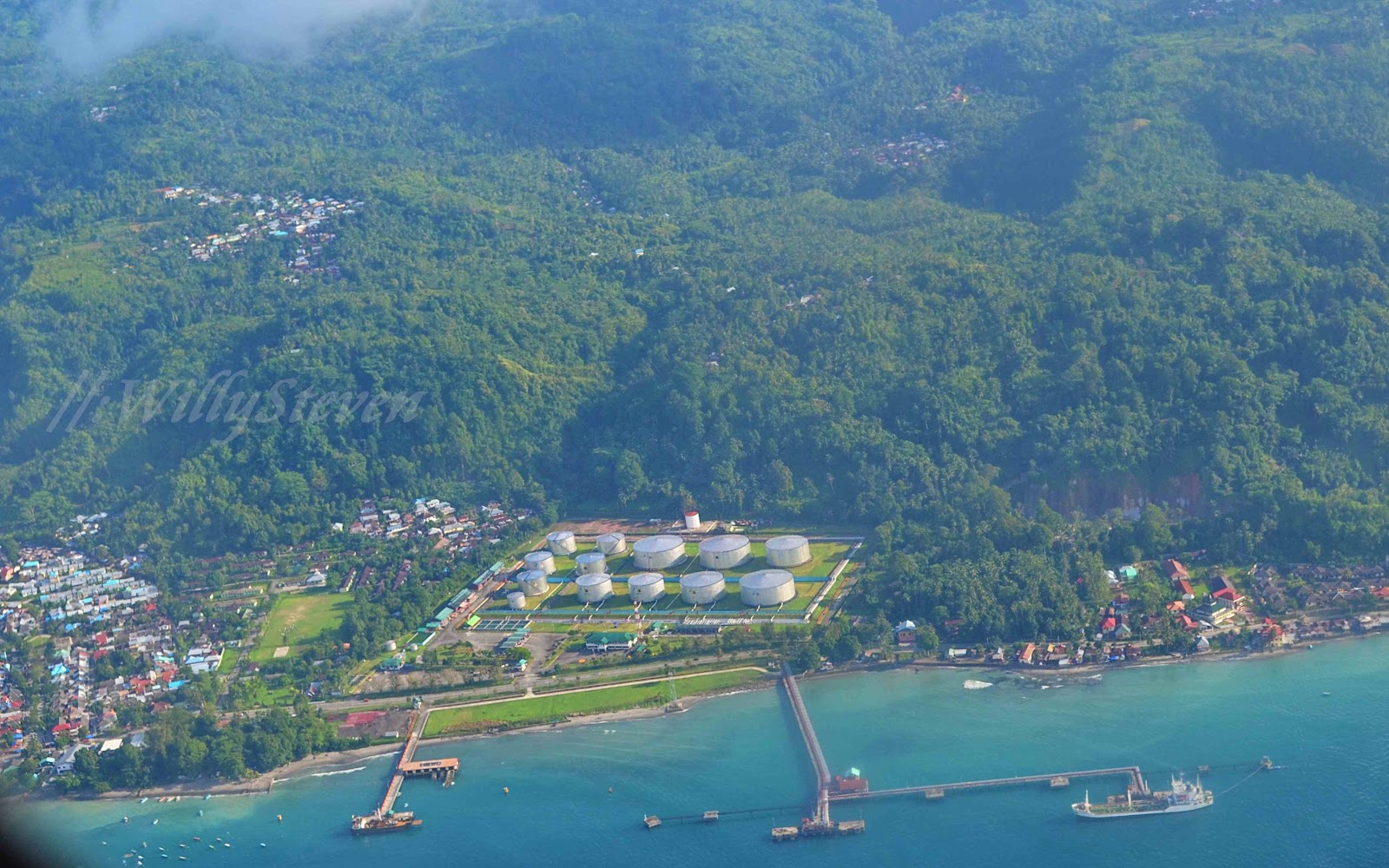 TravellerMeds: Aerial Photography Part 7 : Ambon Manise