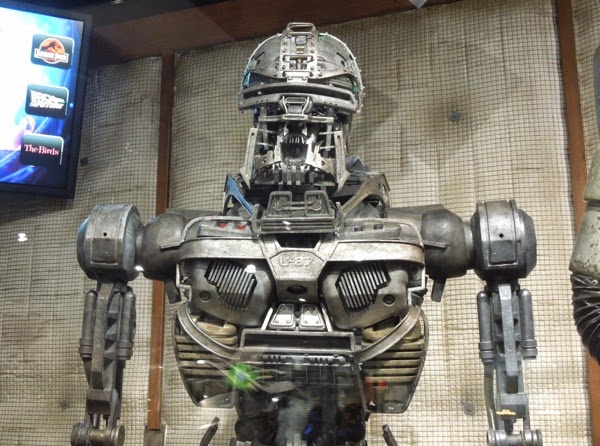 Hollywood Movie Costumes and Props: Cylons from Battlestar Galactica ...