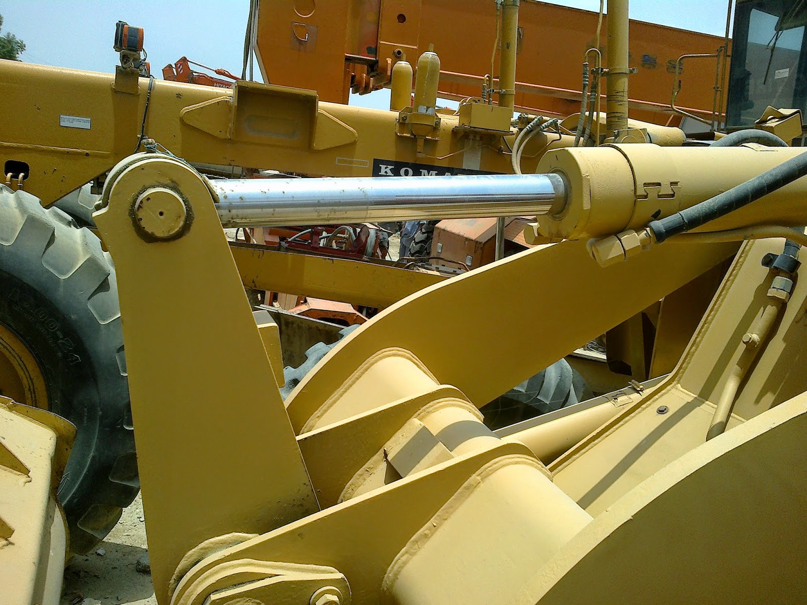 RAFIQ BROTHERS : CAT 910E Wheel Loader for Sale in Karachi Pakistan