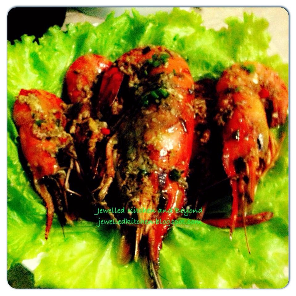 Spicy Garlic Butter Ulang (Giant Freshwater Prawn)