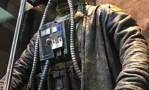 SDCC 2016: Meet Newly Revealed ROGUE ONE Pilot Edrio Two Tubes
