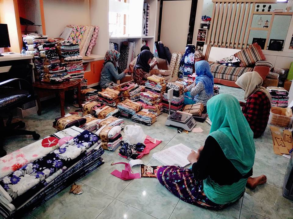 Alzena Shakila Riandra: Marketer Rumah katun babana