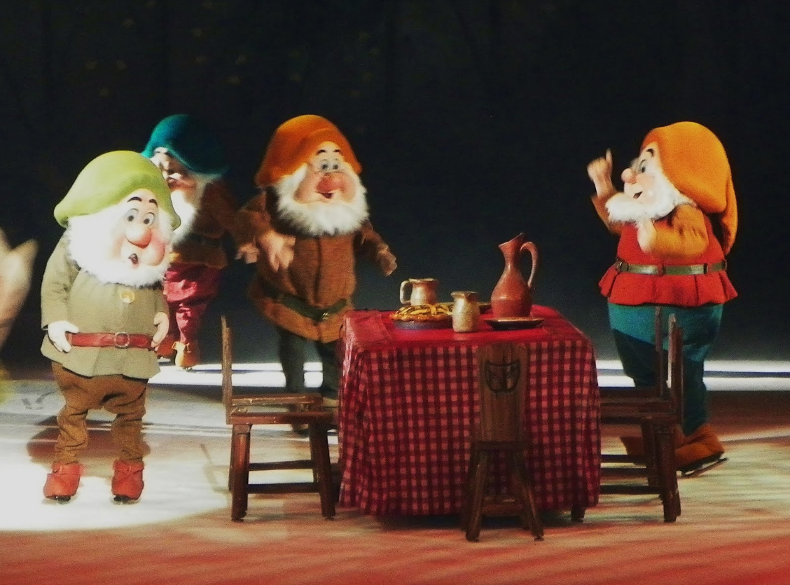 Filmic Light - Snow White Archive: Disney's Snow White on Ice