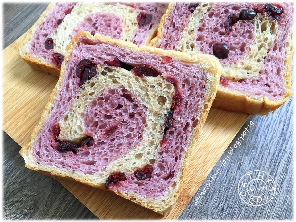 cathy's joy: Dual Colour Bread