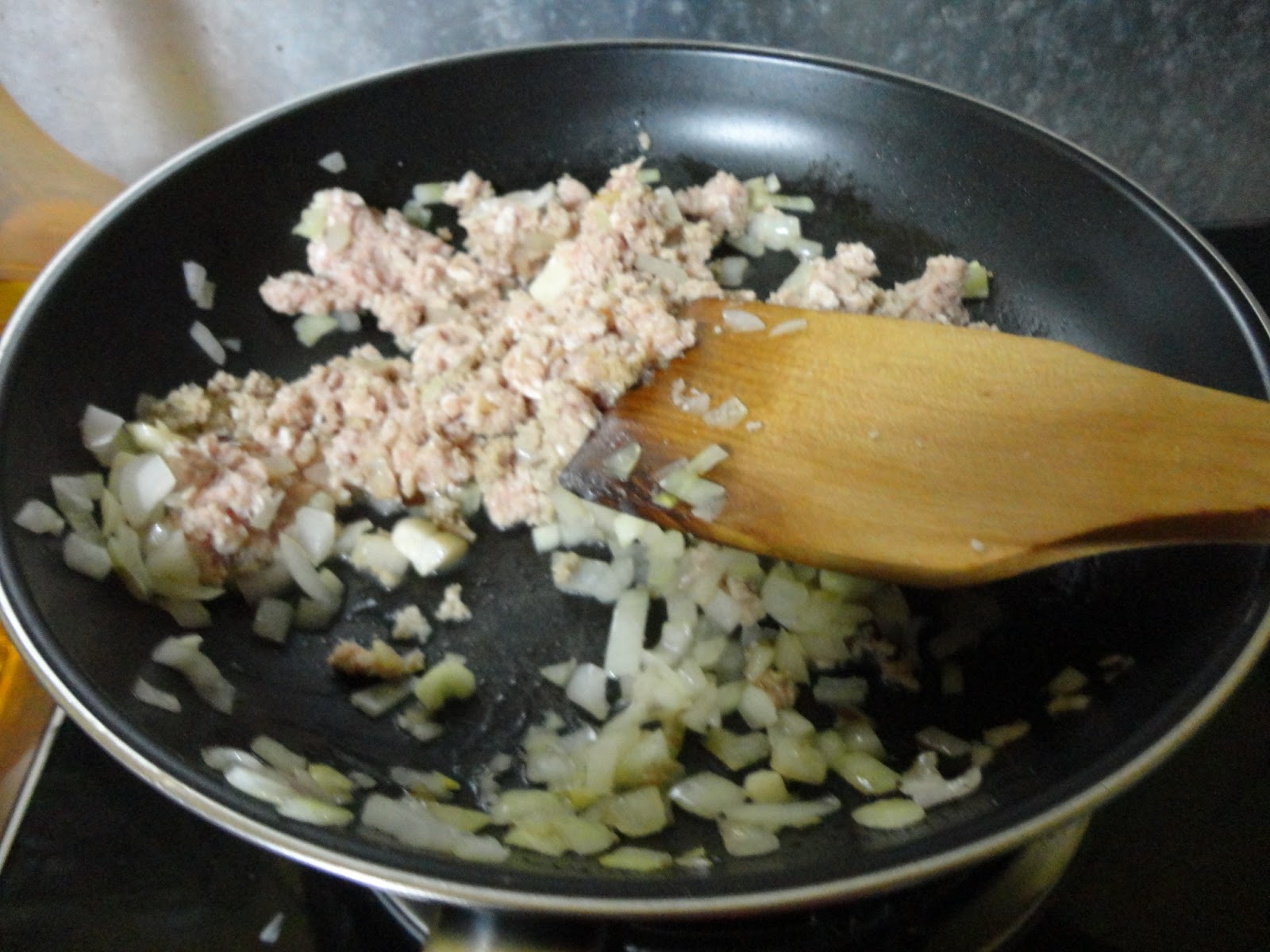 Husna's Life: RESEPI : roti tortilla daging