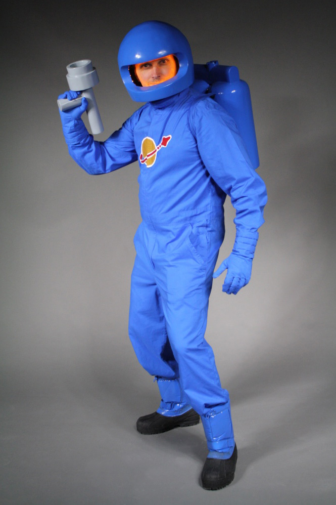 Rambling Introspection: Upscaled LEGO Classic Space Helmet - DIY