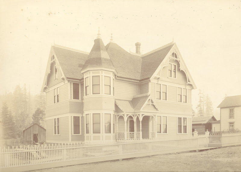 Old photos of architecture: Spectacular Victorian with 2 story turret!