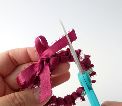 How to Make A Bead and Ribbon Wreath Christmas Ornament / The Beading Gem