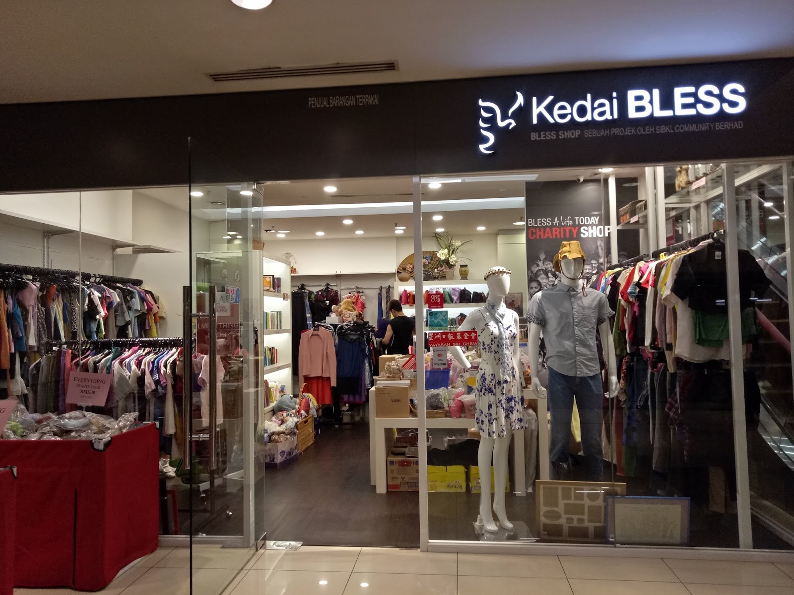 在二手服装店 Kedai Bless (One Utama Outlet) 找到宝！！！ @ 潮流、美妝、消費 創造個人化風格的女性社群 ...