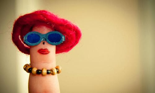 eyE catching !!: FiNgEr PeOplE.....