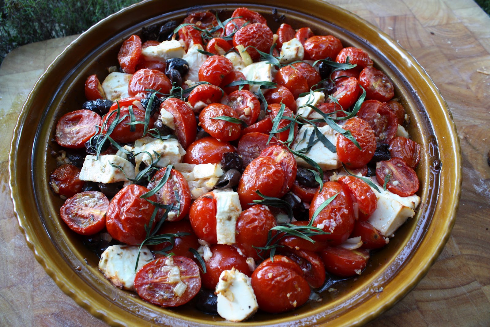 Cook Book Hook: Mediteranske pečene rajčice s fetom i maslinama