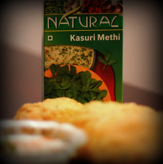 Nan's yum-yums!: Methi Pooris | Dried Fenugreek Leaves Pooris