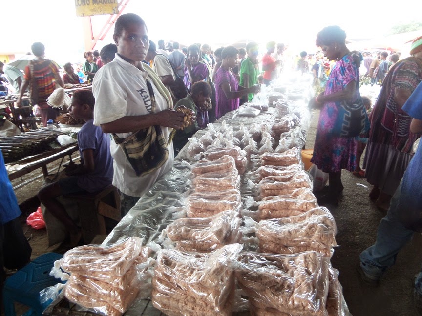 Malum Nalu: Lae Main Market - all the food that's good to eat