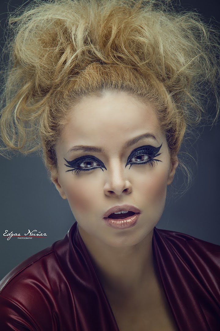 [ Modelos Internacionales ] - Elizabeth Castro