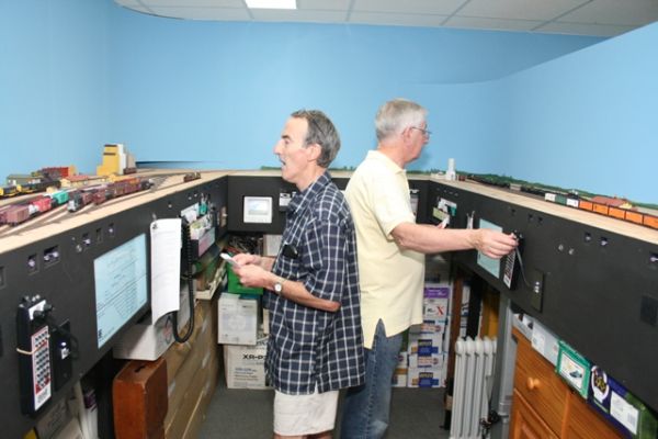 Mounting Digitrax DCS Controller at Layout | TrainBoard.com - The ...