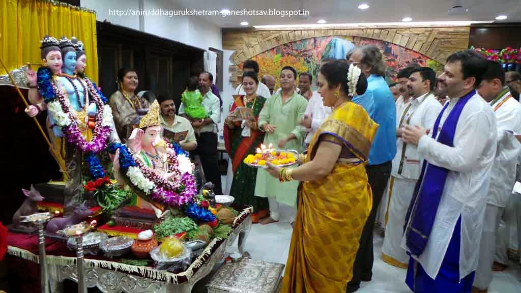 Nandai doing Aarati