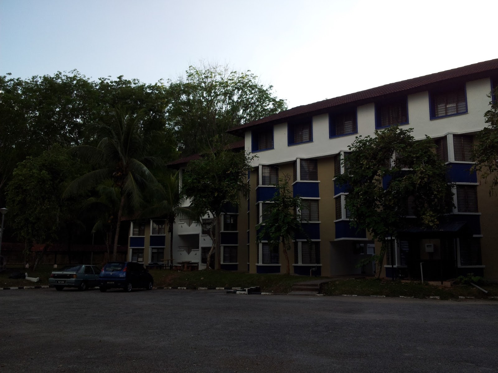 EXPERIENCE WITH GHOST IN UNIVERSITY: GHOST STORY IN STUDENT COLLAGE