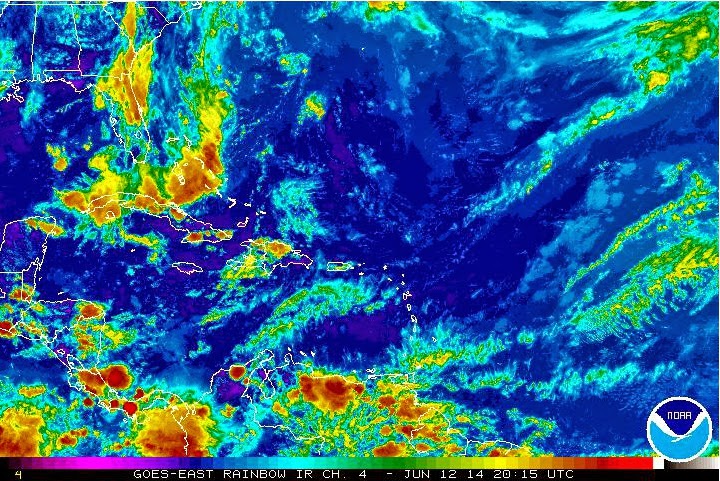 Roatan Weather: Sunny, Windy and Full Mon