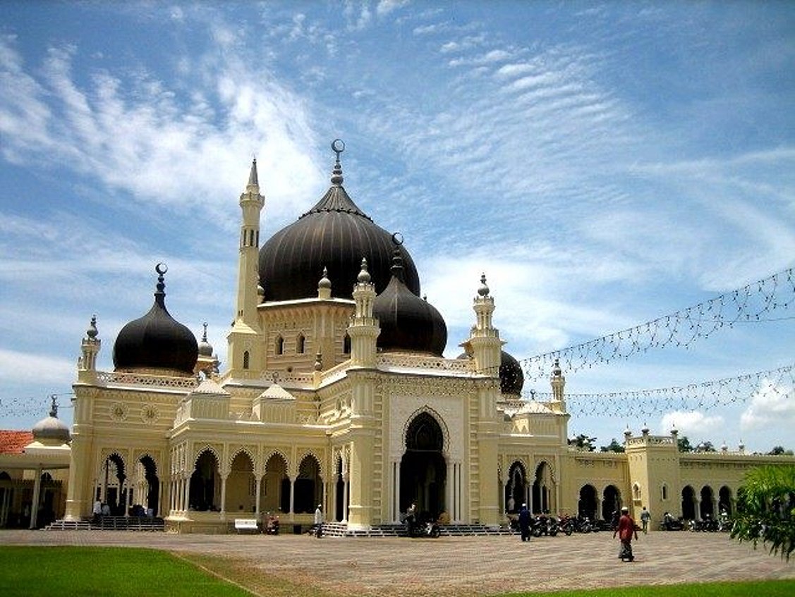 5 Adab dan Sunnah Ibadah di Masjid ~ Uswah Islam