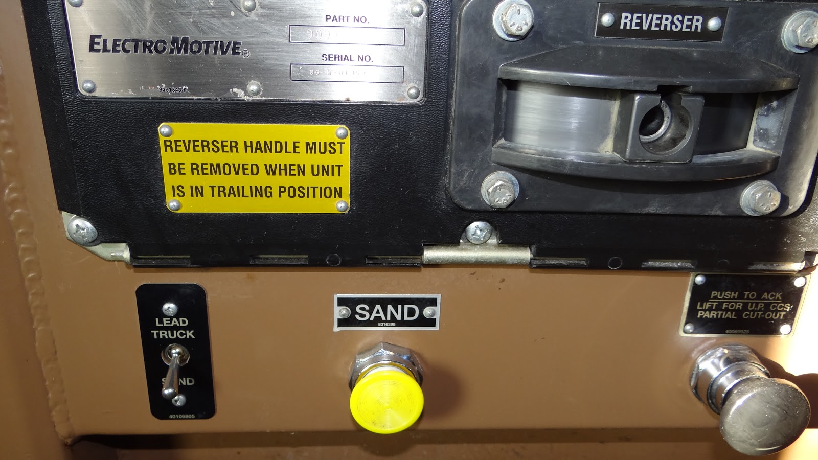 Milepost 154: A Train Blog: Inside a UP SD70ACe