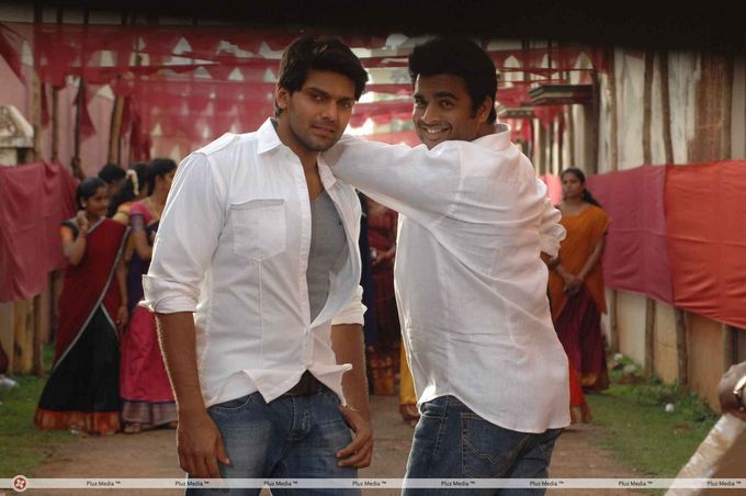 tamil cinema foto: Arya And Madhavan Photo Stills In Vettai Movie 2