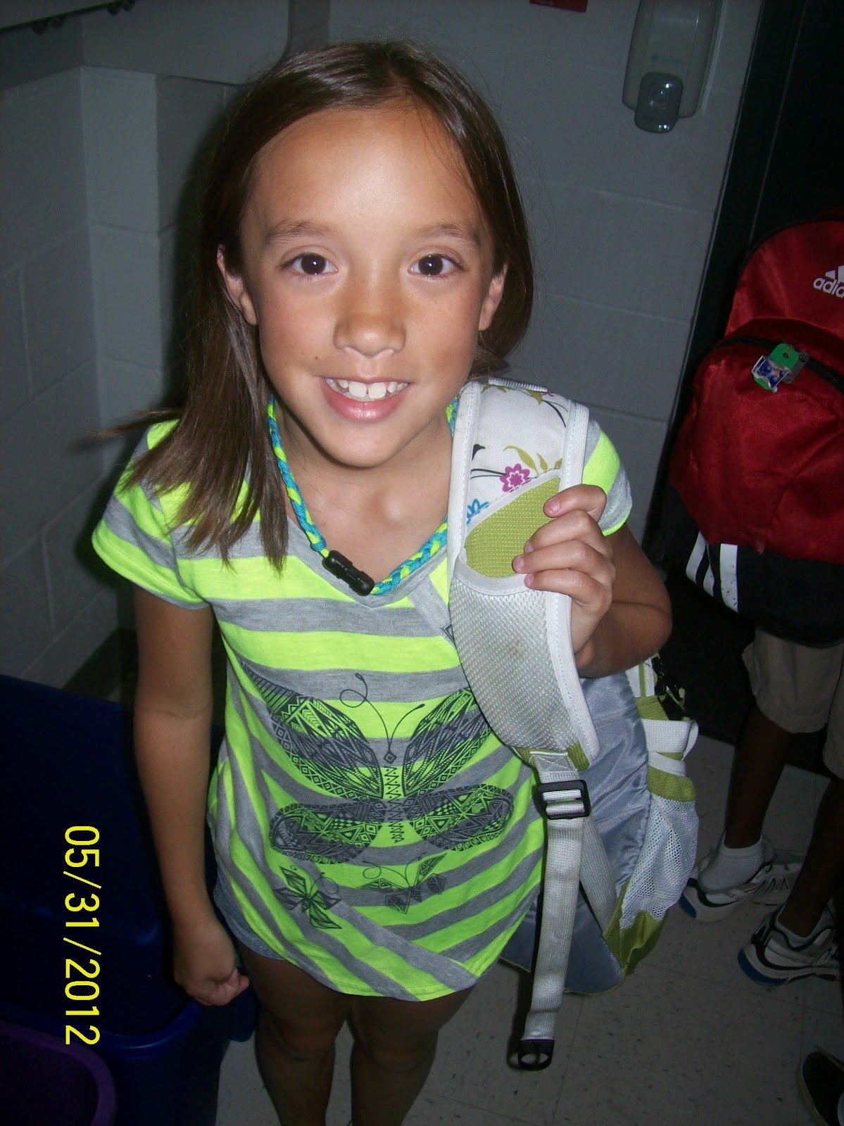 Happily Chaotic: Kaylyn's First & Last Day of 3rd Grade