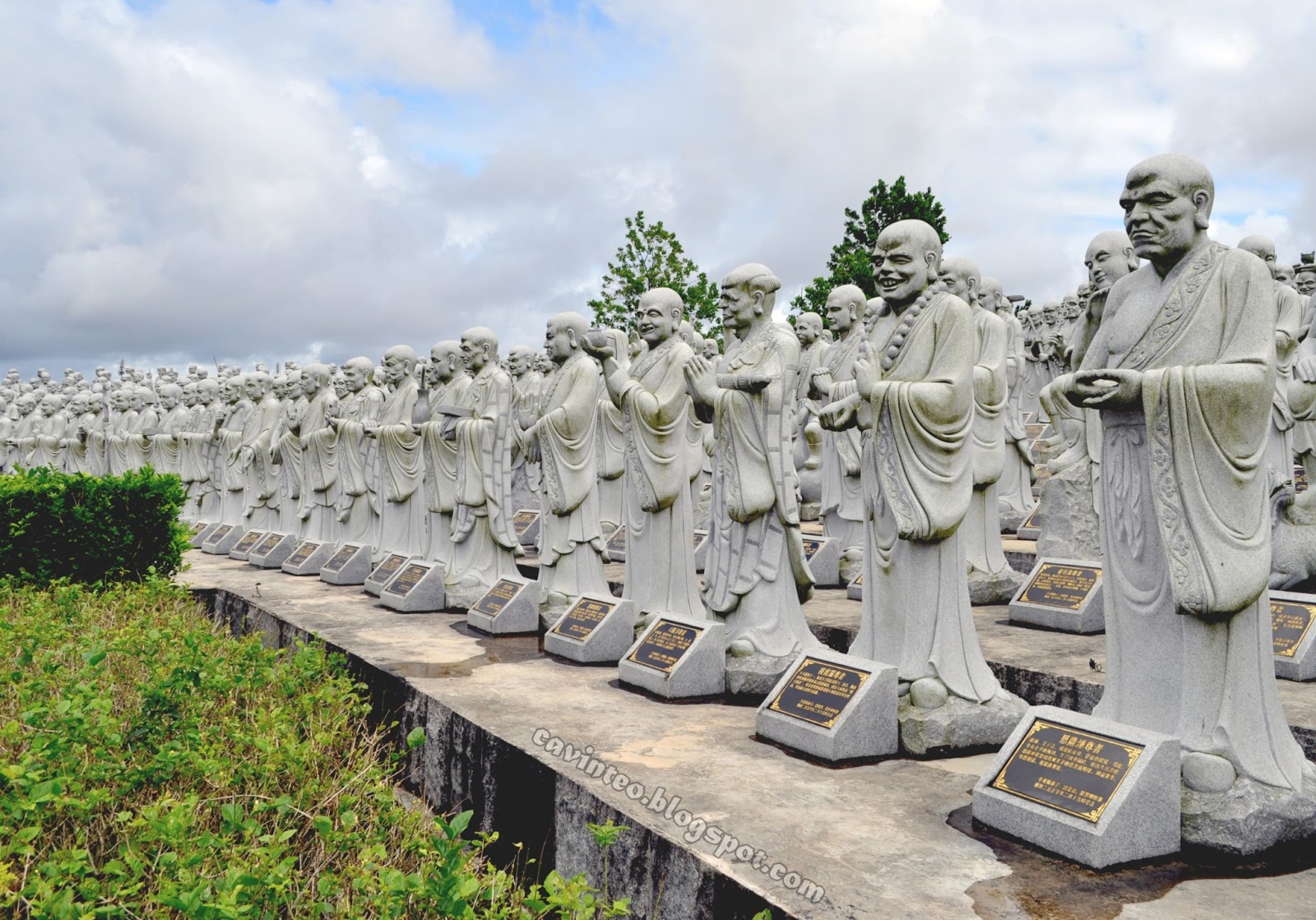 Entree Kibbles: 500 Luohan Temple [五百罗汉庙] @ Bintan Island [Indonesia]