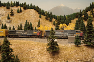 N Scale Addiction: Union Pacific ex-SP Patch Units on Marias Pass