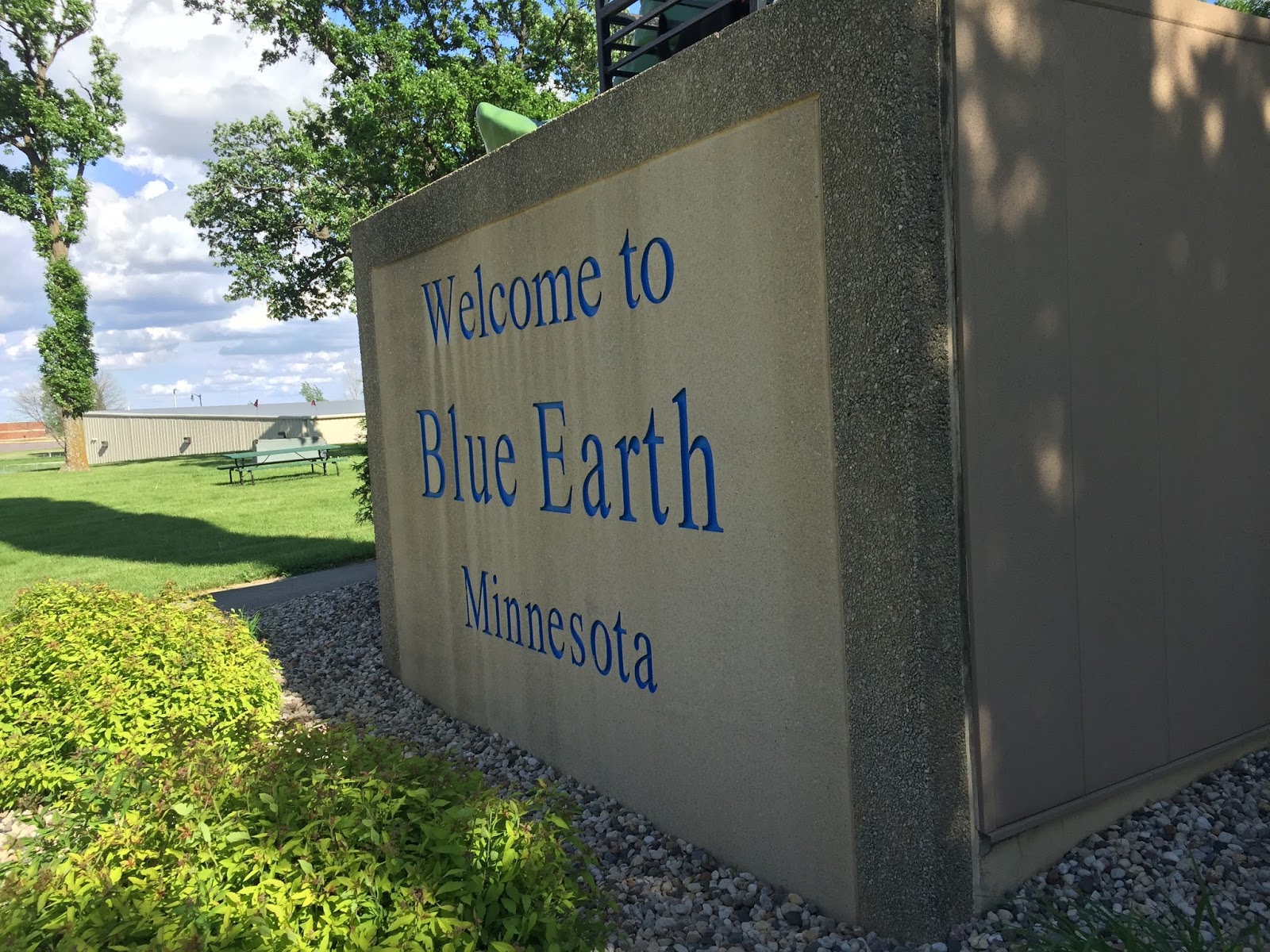 Katie Wanders : The Joly Green Giant of Blue Earth, Minnesota