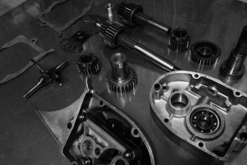rocksolidmotorcycles: Triumph 3TA gearbox