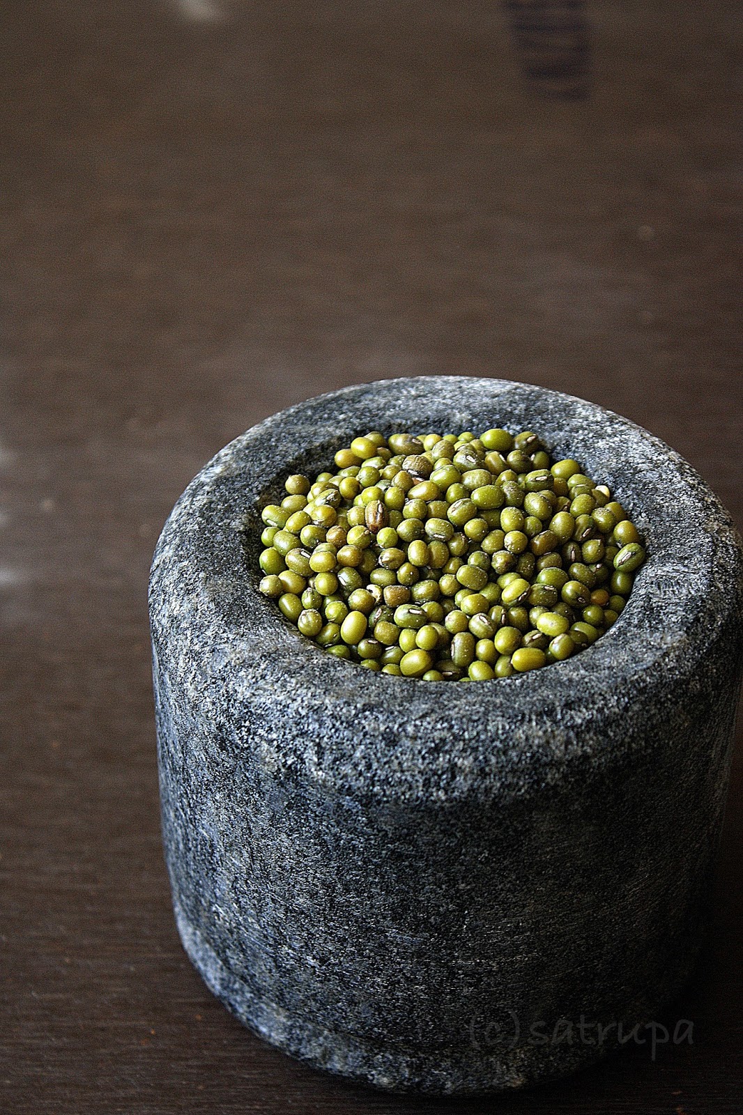 Food for Thought !!: How to grow perfect green gram/ moong beans sprouts