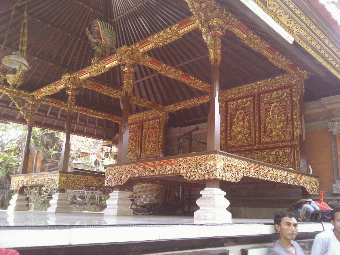 Ukiran Bali: Bale Dangin