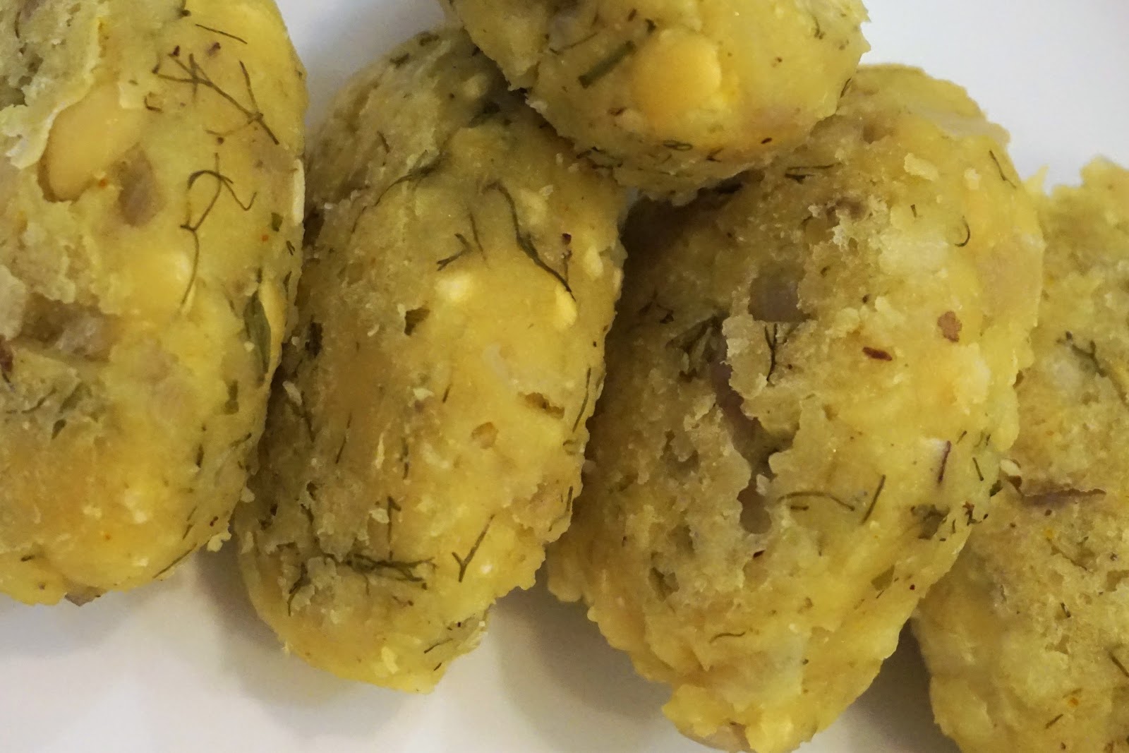 Mistress Kitchenette: Nuchina Unde (steamed toor dhal dumpling)