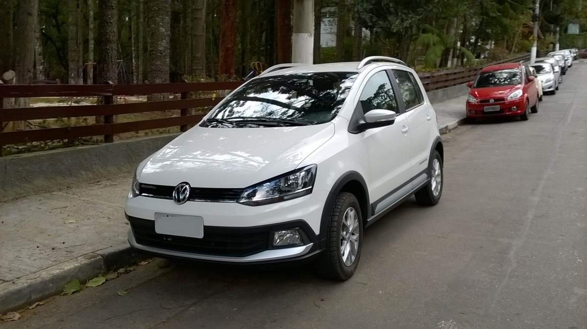 VW Crossfox 2016 I-Motion é avaliado por dono de EcoSport