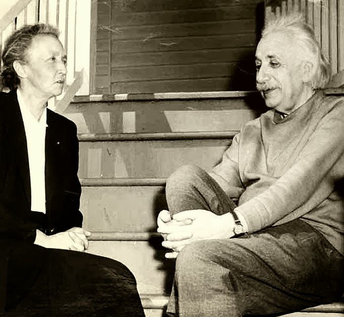 Philosophy of Science Portal: Albert Einstein moves to Princeton ...