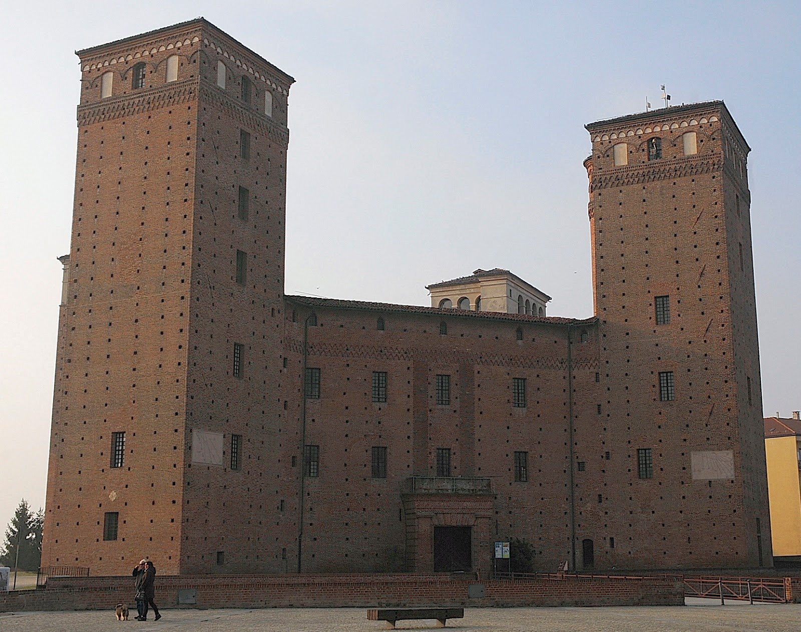 armadillo bar | vino-cibo e musica: Fossano : Palazzo Righini e ...